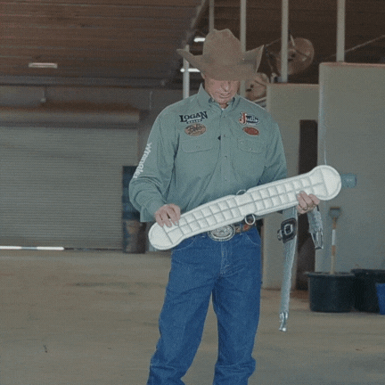 Brad Barkemeyer Breaks Down Proper Cinch Fit - Horse and Rider